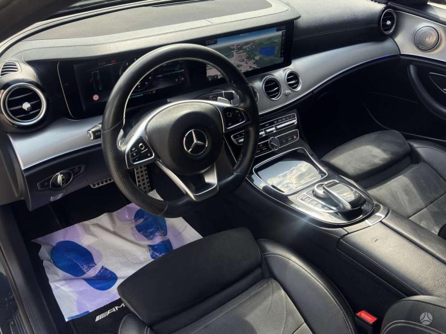 Blue Mercedes-Benz E 220 2016 in Siauliai, with an engine capacity of 1.95 L and mileage of 204 thousand km for 18000 €, photo 21 on AUTOMOTO.COM.LV