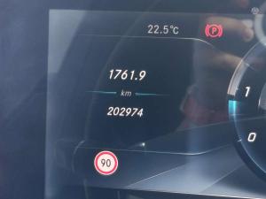 Blue Mercedes-Benz E 220 2016 in Siauliai, with an engine capacity of 1.95 L and mileage of 204 thousand km for 18000 €, photo 23 on AUTOMOTO.COM.LV