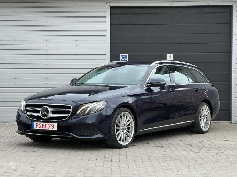 Синий Мерседес E 220 2016 в Клайпеда, объемом двигателя 1.95 л и пробегом 398 тыс. км за 10900 €, фото 4 на AUTOMOTO.COM.LV