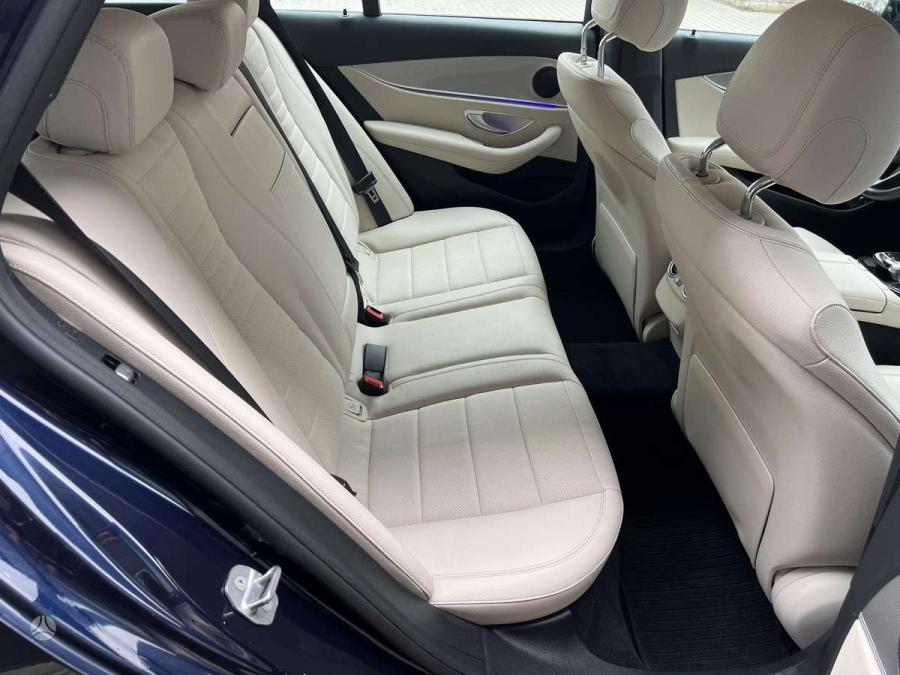 Синий Мерседес E 220 2016 в Клайпеда, объемом двигателя 1.95 л и пробегом 398 тыс. км за 10900 €, фото 15 на AUTOMOTO.COM.LV