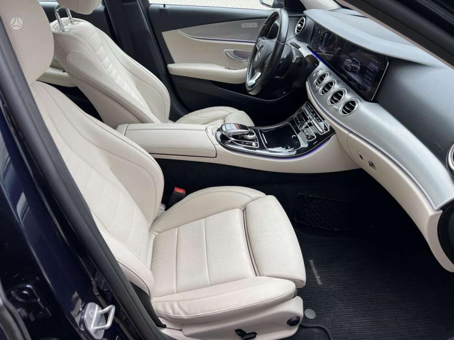 Синий Мерседес E 220 2016 в Клайпеда, объемом двигателя 1.95 л и пробегом 398 тыс. км за 10900 €, фото 16 на AUTOMOTO.COM.LV