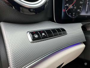Синий Мерседес E 220 2016 в Клайпеда, объемом двигателя 1.95 л и пробегом 398 тыс. км за 10900 €, фото 18 на AUTOMOTO.COM.LV