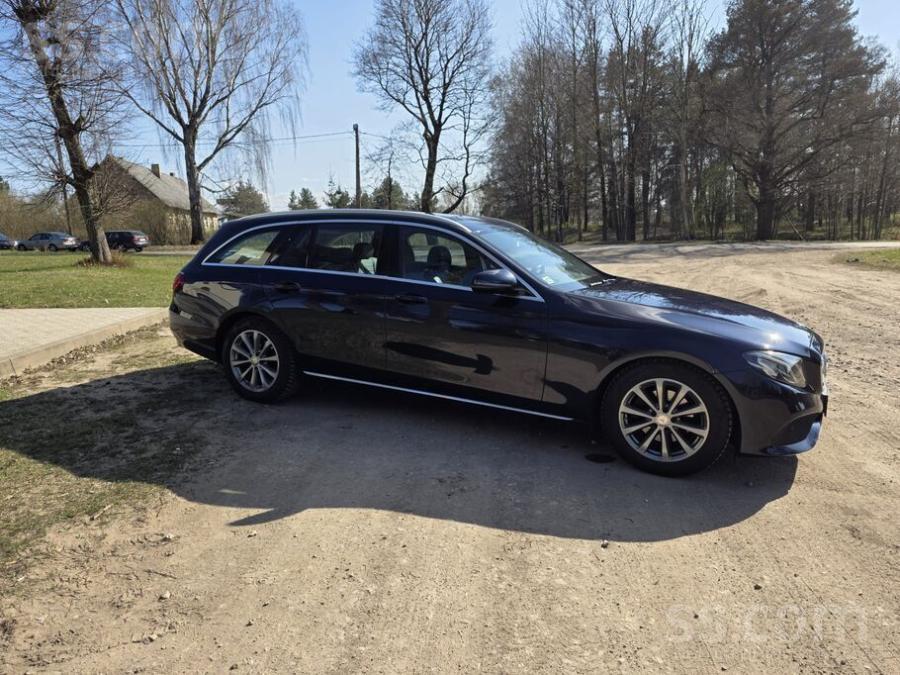 Zils Mercedes-Benz E 220 2017 Rīga, ar dzinēja tilpumu 2.00 L un nobraukumu 229 tūkst. km par 18300 €, foto 4 vietnē AUTOMOTO.COM.LV