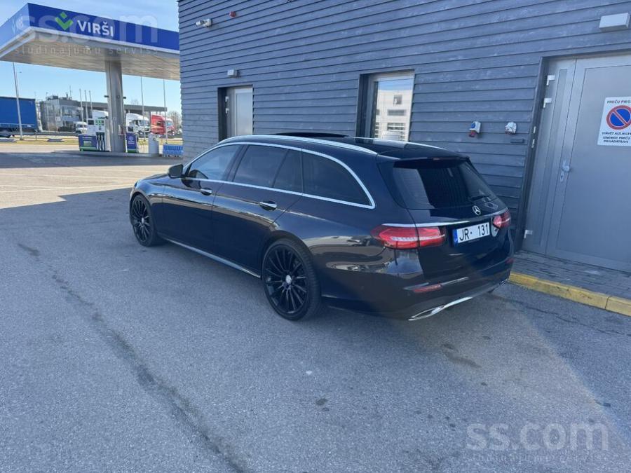 Zils Mercedes-Benz E 220 2017 Rīga, ar dzinēja tilpumu 2.00 L un nobraukumu 160 tūkst. km par 14500 €, foto 4 vietnē AUTOMOTO.COM.LV