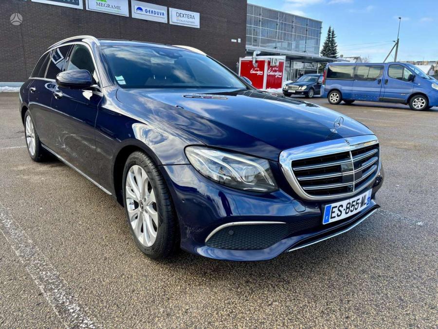 Zils Mercedes-Benz E 220 2017 Tauragė, ar dzinēja tilpumu 1.95 L un nobraukumu 300 tūkst. km par 15900 €, foto 1 vietnē AUTOMOTO.COM.LV