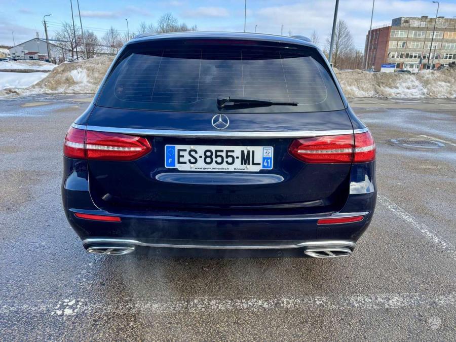 Zils Mercedes-Benz E 220 2017 Tauragė, ar dzinēja tilpumu 1.95 L un nobraukumu 300 tūkst. km par 15900 €, foto 8 vietnē AUTOMOTO.COM.LV