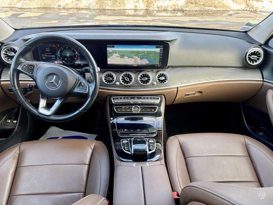 Zils Mercedes-Benz E 220 2017 Tauragė, ar dzinēja tilpumu 1.95 L un nobraukumu 300 tūkst. km par 15900 €, foto 10 vietnē AUTOMOTO.COM.LV