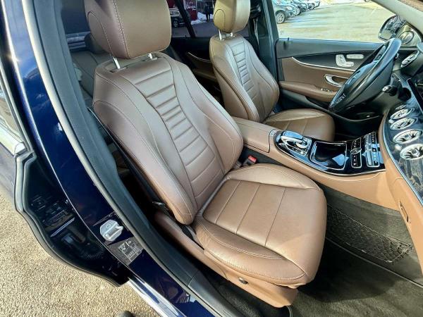 Синий Мерседес E 220 2017 в Таураге, объемом двигателя 1.95 л и пробегом 300 тыс. км за 15900 €, фото 11 на AUTOMOTO.COM.LV
