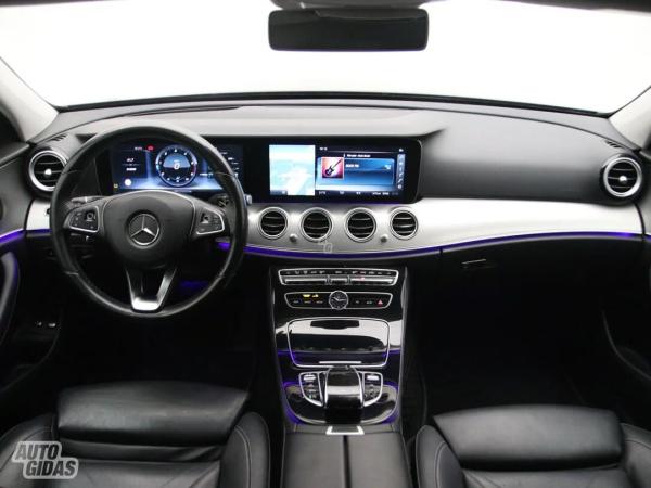 Zils Mercedes-Benz E 220 2017 Viļņa, ar dzinēja tilpumu 2.00 L un nobraukumu 243 tūkst. km par 17599 €, foto 2 vietnē AUTOMOTO.COM.LV
