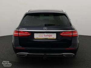 Синий Мерседес E 220 2017 в Вильнюс, объемом двигателя 2.00 л и пробегом 243 тыс. км за 17599 €, фото 6 на AUTOMOTO.COM.LV