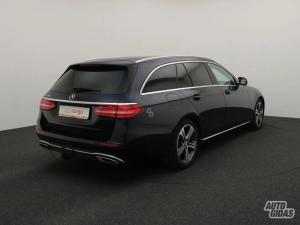 Синий Мерседес E 220 2017 в Вильнюс, объемом двигателя 2.00 л и пробегом 243 тыс. км за 17599 €, фото 9 на AUTOMOTO.COM.LV