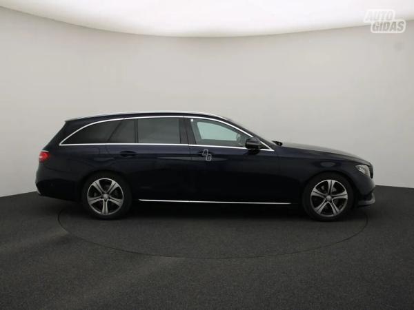 Zils Mercedes-Benz E 220 2017 Viļņa, ar dzinēja tilpumu 2.00 L un nobraukumu 243 tūkst. km par 17599 €, foto 9 vietnē AUTOMOTO.COM.LV