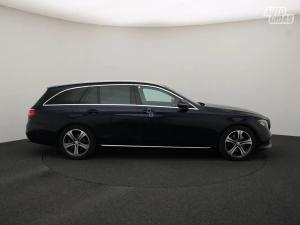 Синий Мерседес E 220 2017 в Вильнюс, объемом двигателя 2.00 л и пробегом 243 тыс. км за 17599 €, фото 10 на AUTOMOTO.COM.LV