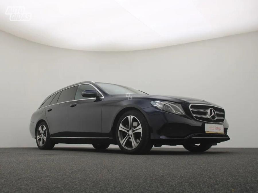Синий Мерседес E 220 2017 в Вильнюс, объемом двигателя 2.00 л и пробегом 243 тыс. км за 17599 €, фото 12 на AUTOMOTO.COM.LV