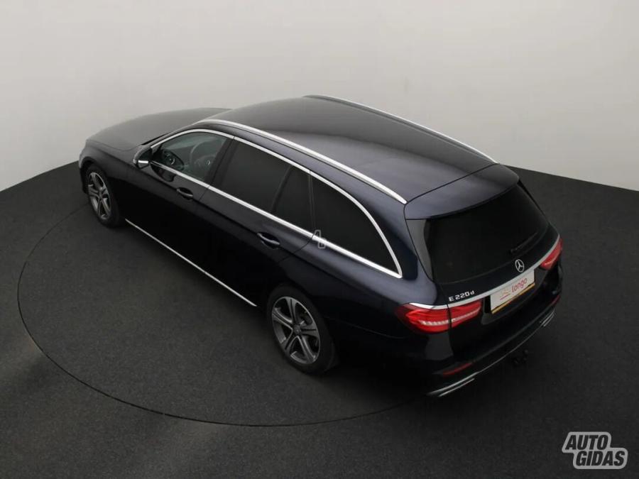 Синий Мерседес E 220 2017 в Вильнюс, объемом двигателя 2.00 л и пробегом 243 тыс. км за 17599 €, фото 13 на AUTOMOTO.COM.LV