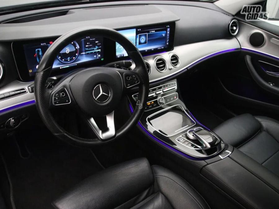 Синий Мерседес E 220 2017 в Вильнюс, объемом двигателя 2.00 л и пробегом 243 тыс. км за 17599 €, фото 17 на AUTOMOTO.COM.LV