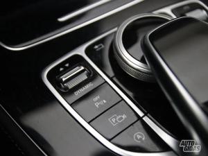 Синий Мерседес E 220 2017 в Вильнюс, объемом двигателя 2.00 л и пробегом 243 тыс. км за 17599 €, фото 32 на AUTOMOTO.COM.LV