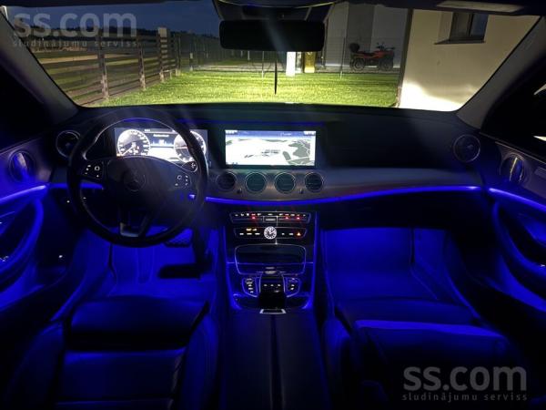 Blue Mercedes-Benz E 220 2017 in Riga, with an engine capacity of 2.00 L and mileage of 253 thousand km for 20199 €, photo 4 on AUTOMOTO.COM.LV