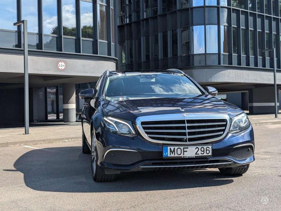 Zils Mercedes-Benz E 220 2017 Kauņa, ar dzinēja tilpumu 1.95 L un nobraukumu 235 tūkst. km par 16000 €, foto 3 vietnē AUTOMOTO.COM.LV