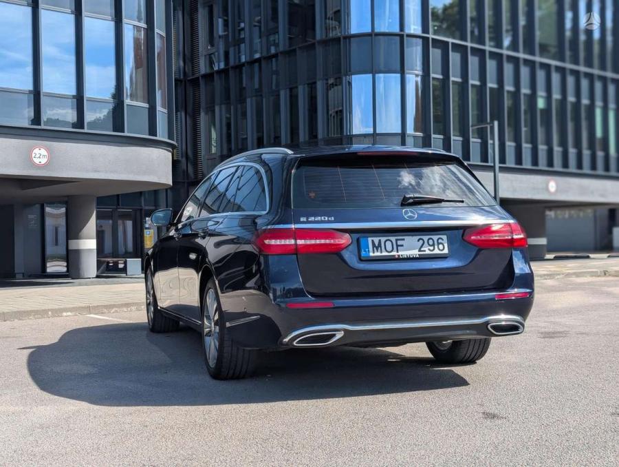 Zils Mercedes-Benz E 220 2017 Kauņa, ar dzinēja tilpumu 1.95 L un nobraukumu 235 tūkst. km par 16000 €, foto 4 vietnē AUTOMOTO.COM.LV