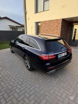 Синий Мерседес E 220 2017 в Вильнюс, объемом двигателя 0.00 л и пробегом 297 тыс. км за 14900 €, фото 3 на AUTOMOTO.COM.LV