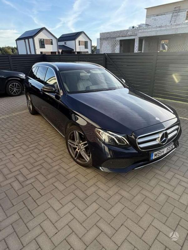 Zils Mercedes-Benz E 220 2017 Viļņa, ar dzinēja tilpumu 0.00 L un nobraukumu 297 tūkst. km par 14900 €, foto 5 vietnē AUTOMOTO.COM.LV