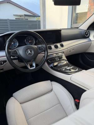 Синий Мерседес E 220 2017 в Вильнюс, объемом двигателя 0.00 л и пробегом 297 тыс. км за 14900 €, фото 10 на AUTOMOTO.COM.LV