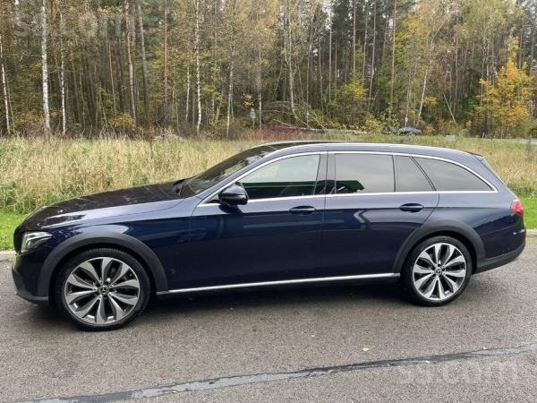 Mercedes-Benz E 220 2017 Jūrmala vietnē Zils Mercedes-Benz E 220 2017 Jūrmala, ar dzinēja tilpumu 2.00 L un nobraukumu 127 tūkst. km par 29750 €, foto 3 vietnē AUTOMOTO.COM.LV