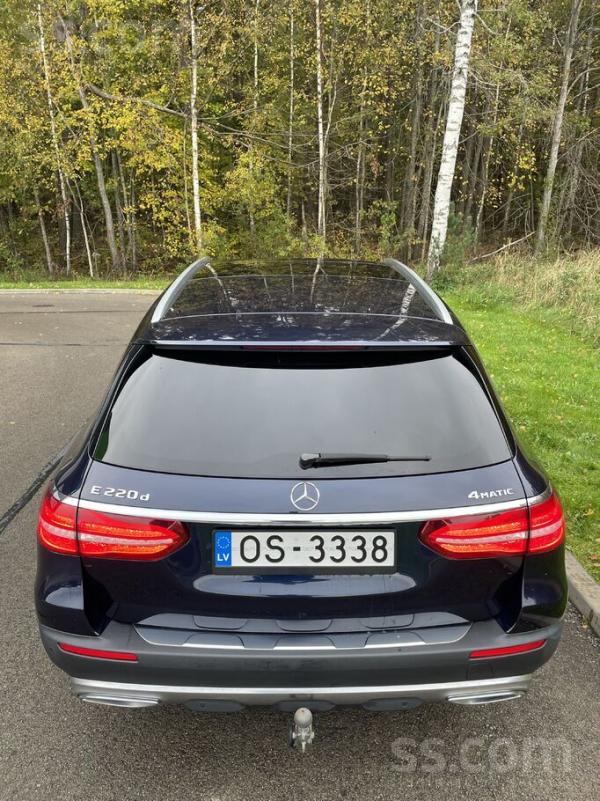 Mercedes-Benz E 220 2017 Jūrmala vietnē Zils Mercedes-Benz E 220 2017 Jūrmala, ar dzinēja tilpumu 2.00 L un nobraukumu 127 tūkst. km par 29750 €, foto 5 vietnē AUTOMOTO.COM.LV