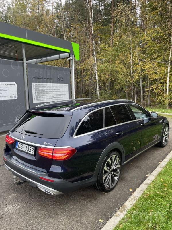 Mercedes-Benz E 220 2017 Jūrmala vietnē Zils Mercedes-Benz E 220 2017 Jūrmala, ar dzinēja tilpumu 2.00 L un nobraukumu 127 tūkst. km par 29750 €, foto 6 vietnē AUTOMOTO.COM.LV