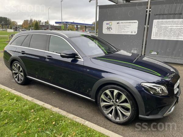 Mercedes-Benz E 220 2017 Jūrmala vietnē Zils Mercedes-Benz E 220 2017 Jūrmala, ar dzinēja tilpumu 2.00 L un nobraukumu 127 tūkst. km par 29750 €, foto 7 vietnē AUTOMOTO.COM.LV