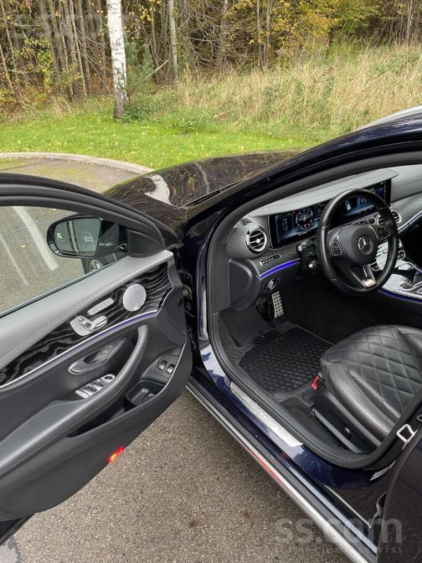 Mercedes-Benz E 220 2017 Jūrmala vietnē Zils Mercedes-Benz E 220 2017 Jūrmala, ar dzinēja tilpumu 2.00 L un nobraukumu 127 tūkst. km par 29750 €, foto 9 vietnē AUTOMOTO.COM.LV