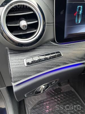 Zils Mercedes-Benz E 220 2017 Jūrmala, ar dzinēja tilpumu 2.00 L un nobraukumu 127 tūkst. km par 29750 €, foto 27 vietnē AUTOMOTO.COM.LV