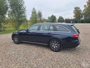 Zils Mercedes-Benz E 220 2021 Kauņa, ar dzinēja tilpumu 2.00 L un nobraukumu 326 tūkst. km par 18999 €, foto 7 vietnē AUTOMOTO.COM.LV