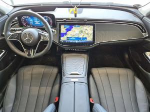 Zils Mercedes-Benz E 220 2025 Viļņa, ar dzinēja tilpumu 1.99 L un nobraukumu 8 tūkst. km par 36990 €, foto  vietnē AUTOMOTO.COM.LV