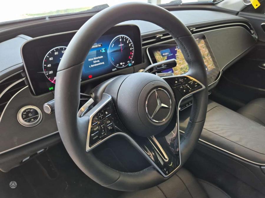 Zils Mercedes-Benz E 220 2025 Viļņa, ar dzinēja tilpumu 1.99 L un nobraukumu 8 tūkst. km par 36990 €, foto 9 vietnē AUTOMOTO.COM.LV