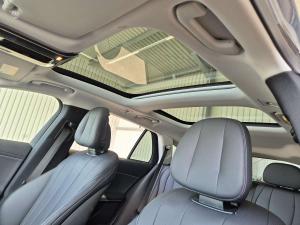 Zils Mercedes-Benz E 220 2025 Viļņa, ar dzinēja tilpumu 1.99 L un nobraukumu 8 tūkst. km par 36990 €, foto 11 vietnē AUTOMOTO.COM.LV