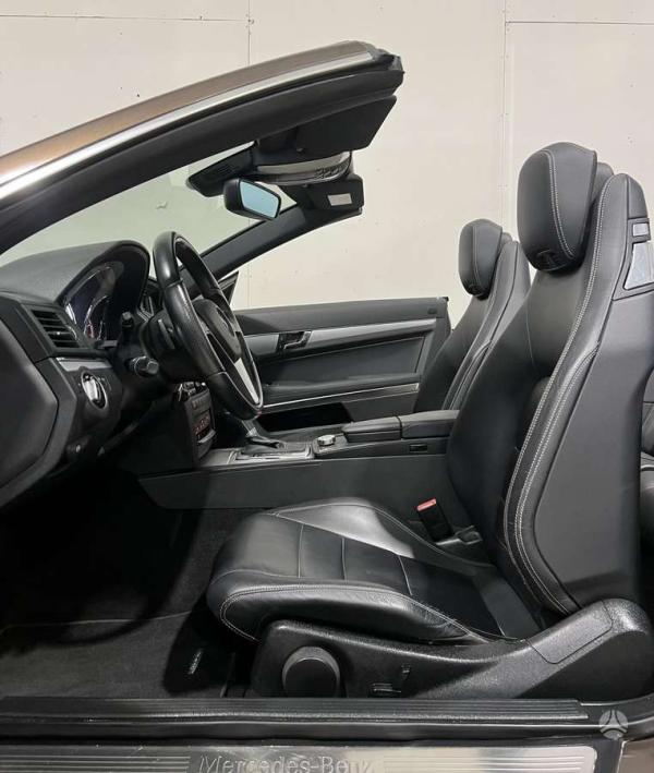 Brown Mercedes-Benz E 220 2013 in Klaipeda, with an engine capacity of 2.14 L and mileage of 170 thousand km for 11800 €, photo 9 on AUTOMOTO.COM.LV
