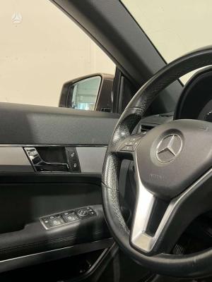Brūns Mercedes-Benz E 220 2013 Klaipėda, ar dzinēja tilpumu 2.14 L un nobraukumu 170 tūkst. km par 11800 €, foto 18 vietnē AUTOMOTO.COM.LV