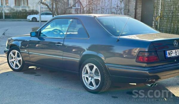 Brūns Mercedes-Benz E 220 1995 Daugavpils, ar dzinēja tilpumu 2.20 L un nobraukumu 270 tūkst. km par 4500 €, foto 2 vietnē AUTOMOTO.COM.LV