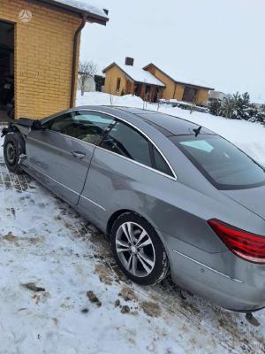 Brown Mercedes-Benz E 220 2013 in Raseiniai, with an engine capacity of 2.14 L and mileage of 173 thousand km for 6600 €, photo 2 on AUTOMOTO.COM.LV