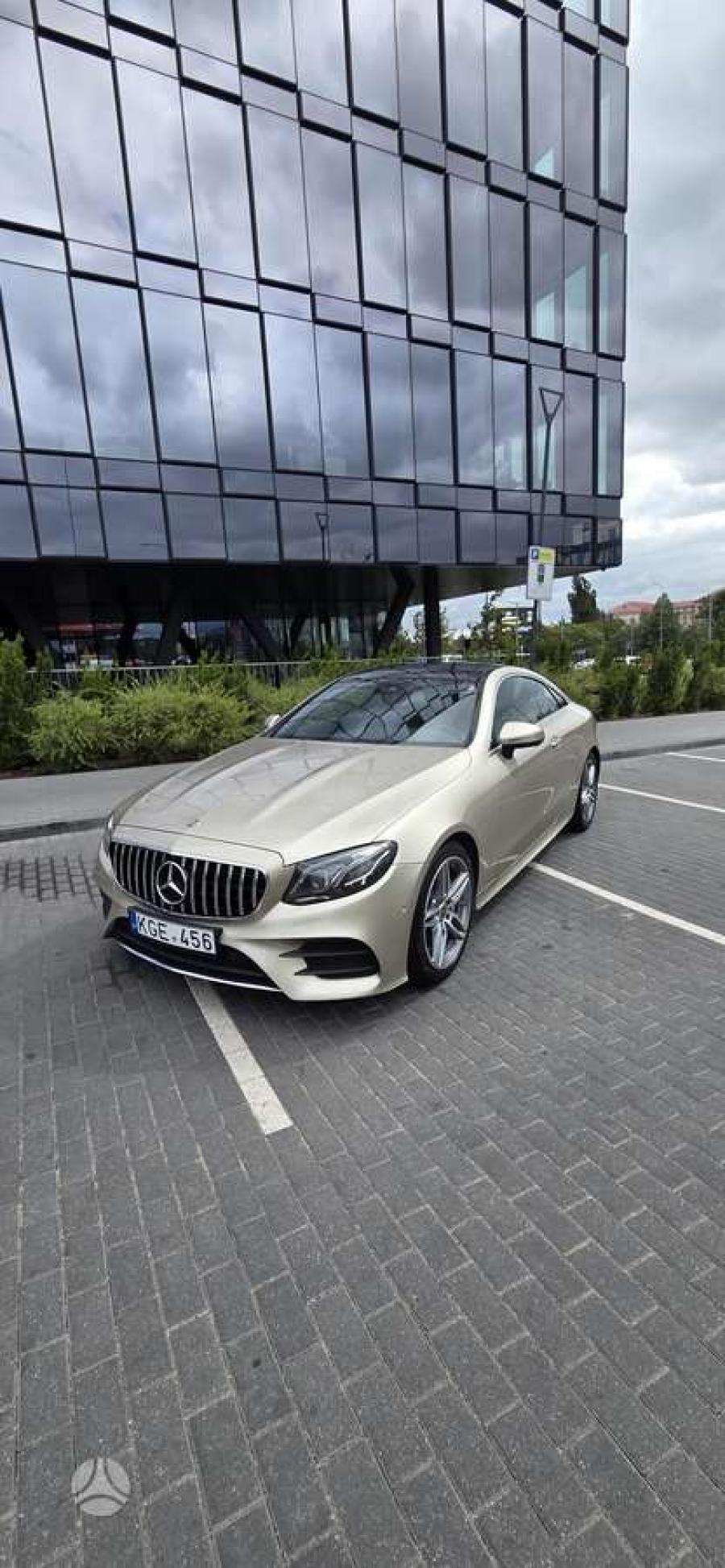 Коричневый Мерседес E 220 2018 в Вильнюс, объемом двигателя 1.95 л и пробегом 127 тыс. км за 29990 €, фото 1 на AUTOMOTO.COM.LV