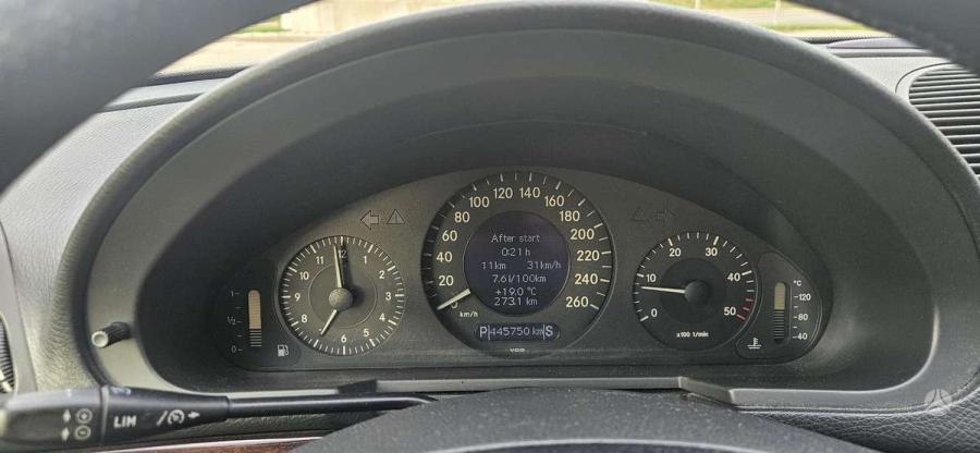 Коричневый Мерседес E 220 2003 в Вильнюс, объемом двигателя 2.15 л и пробегом 445 тыс. км за 1300 €, фото 12 на AUTOMOTO.COM.LV