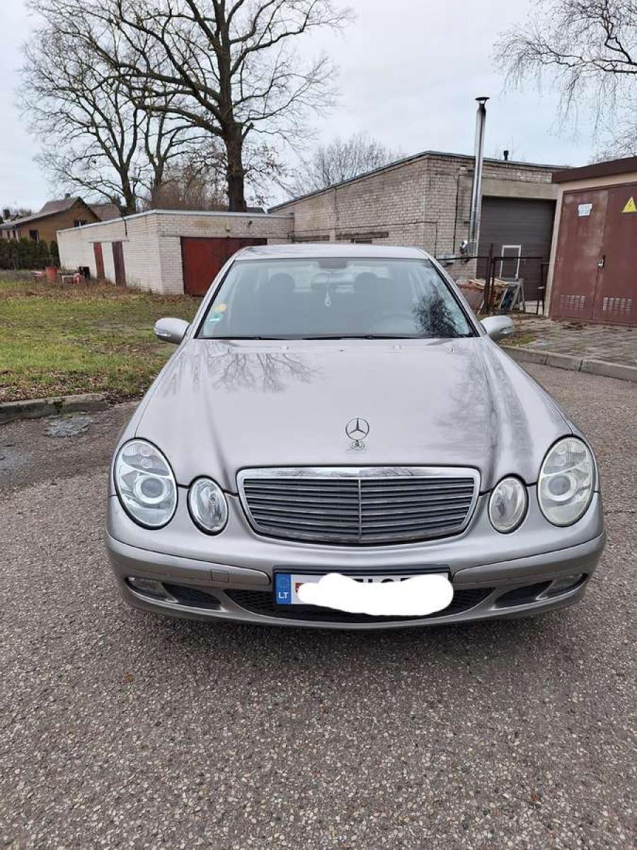 Brown Mercedes-Benz E 220 2005 in Marijampole, with an engine capacity of 2.20 L and mileage of 330 thousand km for 3599 €, photo 2 on AUTOMOTO.COM.LV
