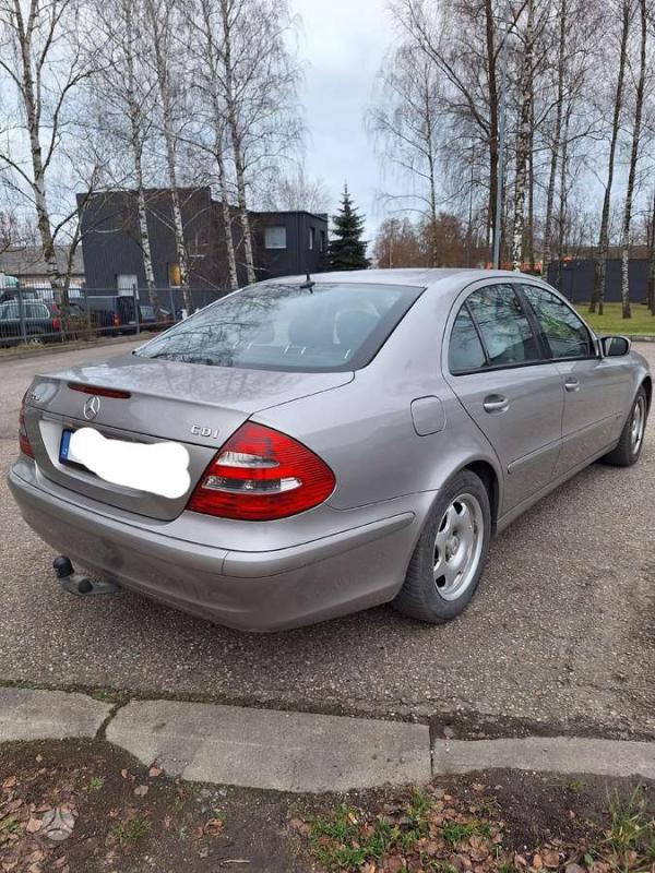 Brūns Mercedes-Benz E 220 2005 Marijampole, ar dzinēja tilpumu 2.20 L un nobraukumu 330 tūkst. km par 3599 €, foto 4 vietnē AUTOMOTO.COM.LV