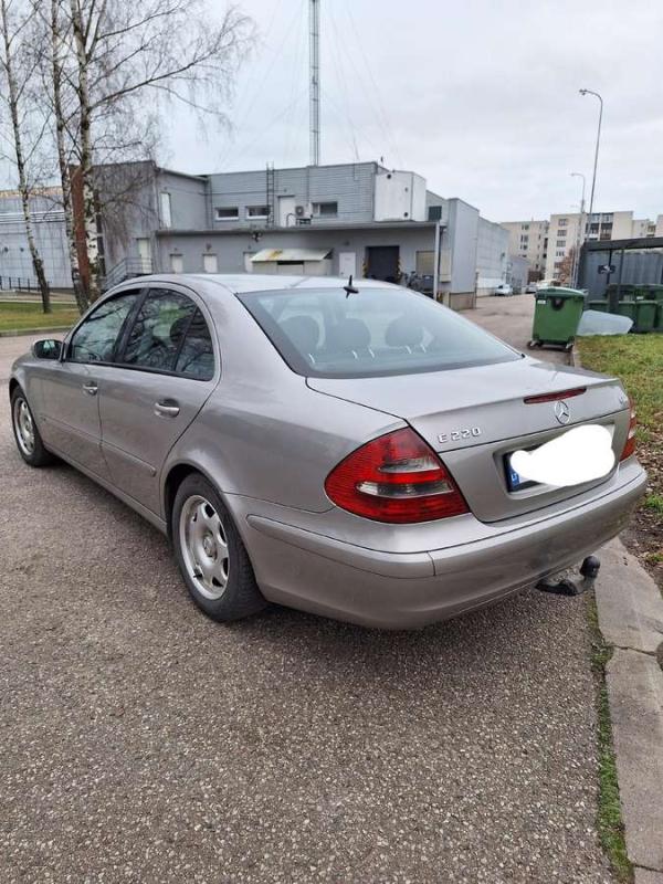 Brūns Mercedes-Benz E 220 2005 Marijampole, ar dzinēja tilpumu 2.20 L un nobraukumu 330 tūkst. km par 3599 €, foto 5 vietnē AUTOMOTO.COM.LV