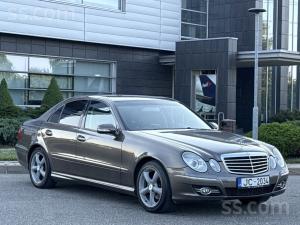 Brown Mercedes-Benz E 220 2007 in Riga, with an engine capacity of 2.20 L and mileage of 301 thousand km for 3550 €, photo 7 on AUTOMOTO.COM.LV