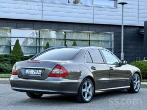 Brown Mercedes-Benz E 220 2007 in Riga, with an engine capacity of 2.20 L and mileage of 301 thousand km for 3550 €, photo 9 on AUTOMOTO.COM.LV