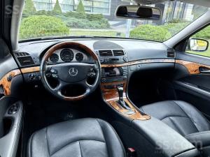 Brown Mercedes-Benz E 220 2007 in Riga, with an engine capacity of 2.20 L and mileage of 301 thousand km for 3550 €, photo 10 on AUTOMOTO.COM.LV
