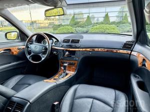 Brown Mercedes-Benz E 220 2007 in Riga, with an engine capacity of 2.20 L and mileage of 301 thousand km for 3550 €, photo 11 on AUTOMOTO.COM.LV